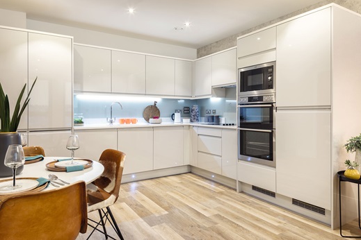 Auster Place at Brightwell Lakes ‧ New homes in Martlesham ‧ Taylor Wimpey