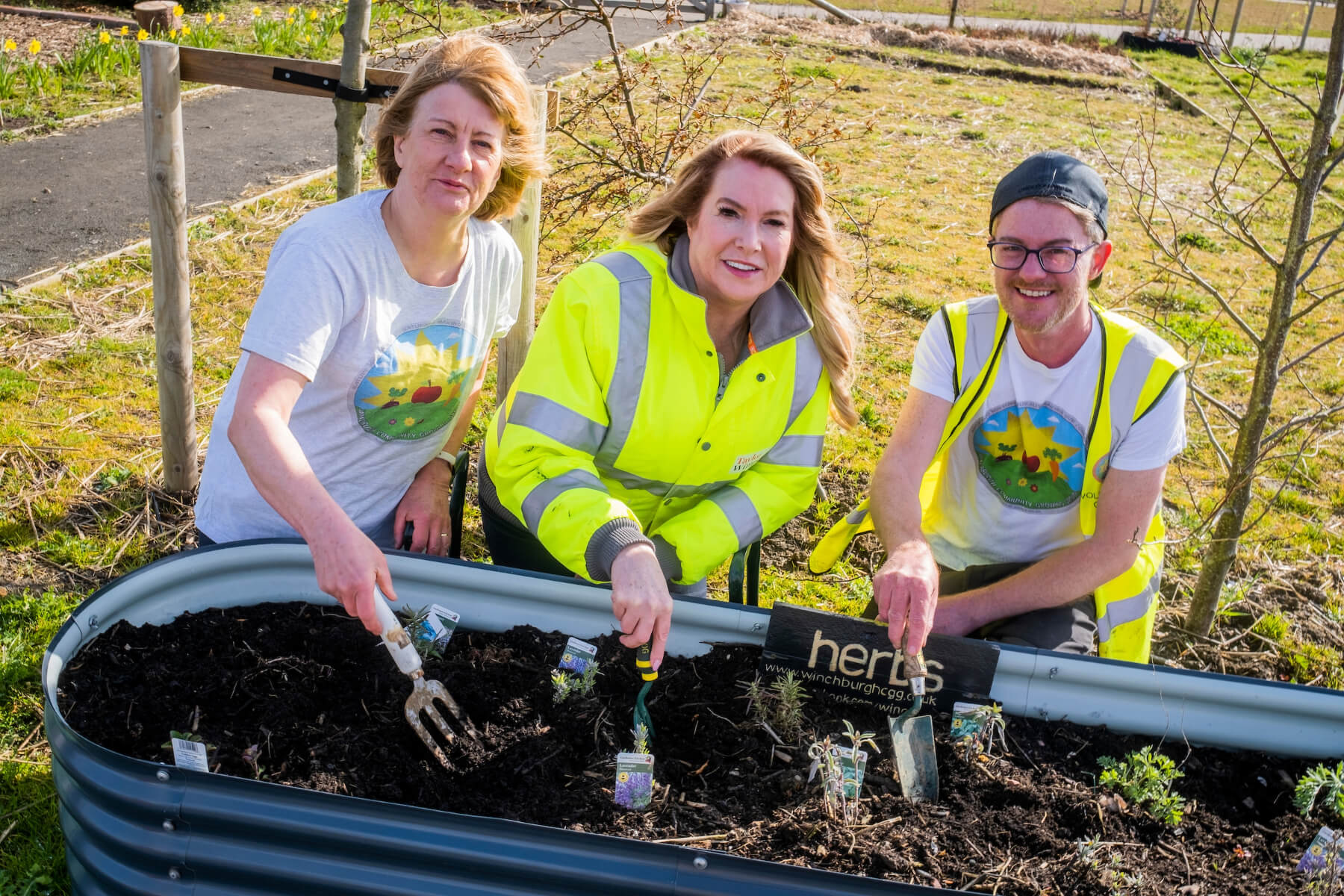 We give a further boost to Winchburgh Community Growing Group ‧ Taylor Wimpey