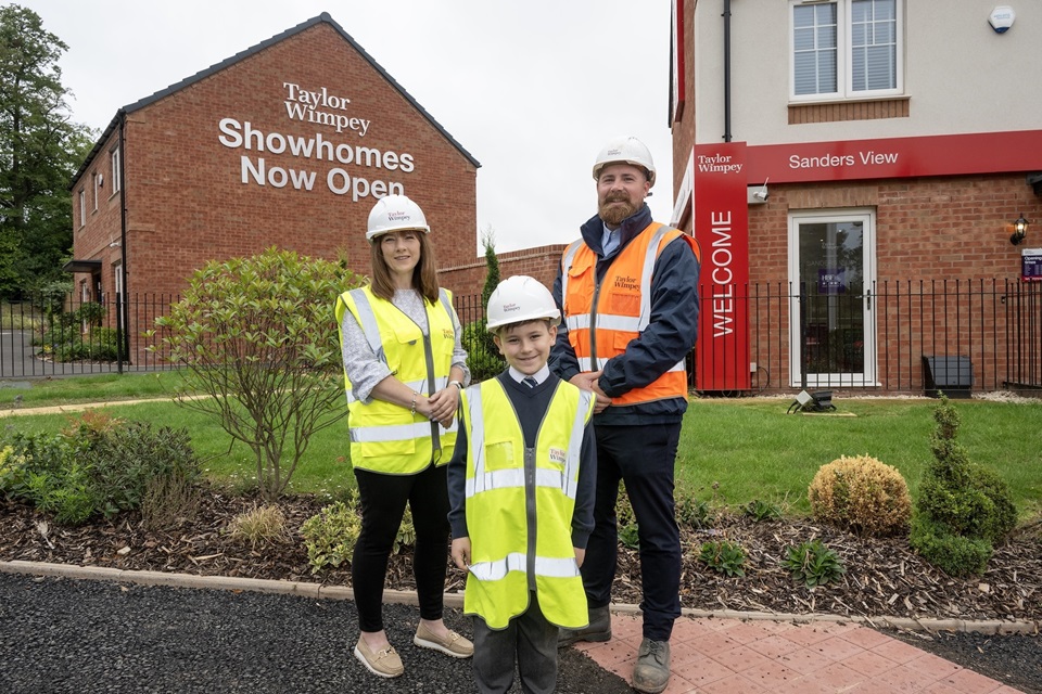 Sanders View at Perryfields ‧ New homes in Bromsgrove ‧ Taylor Wimpey