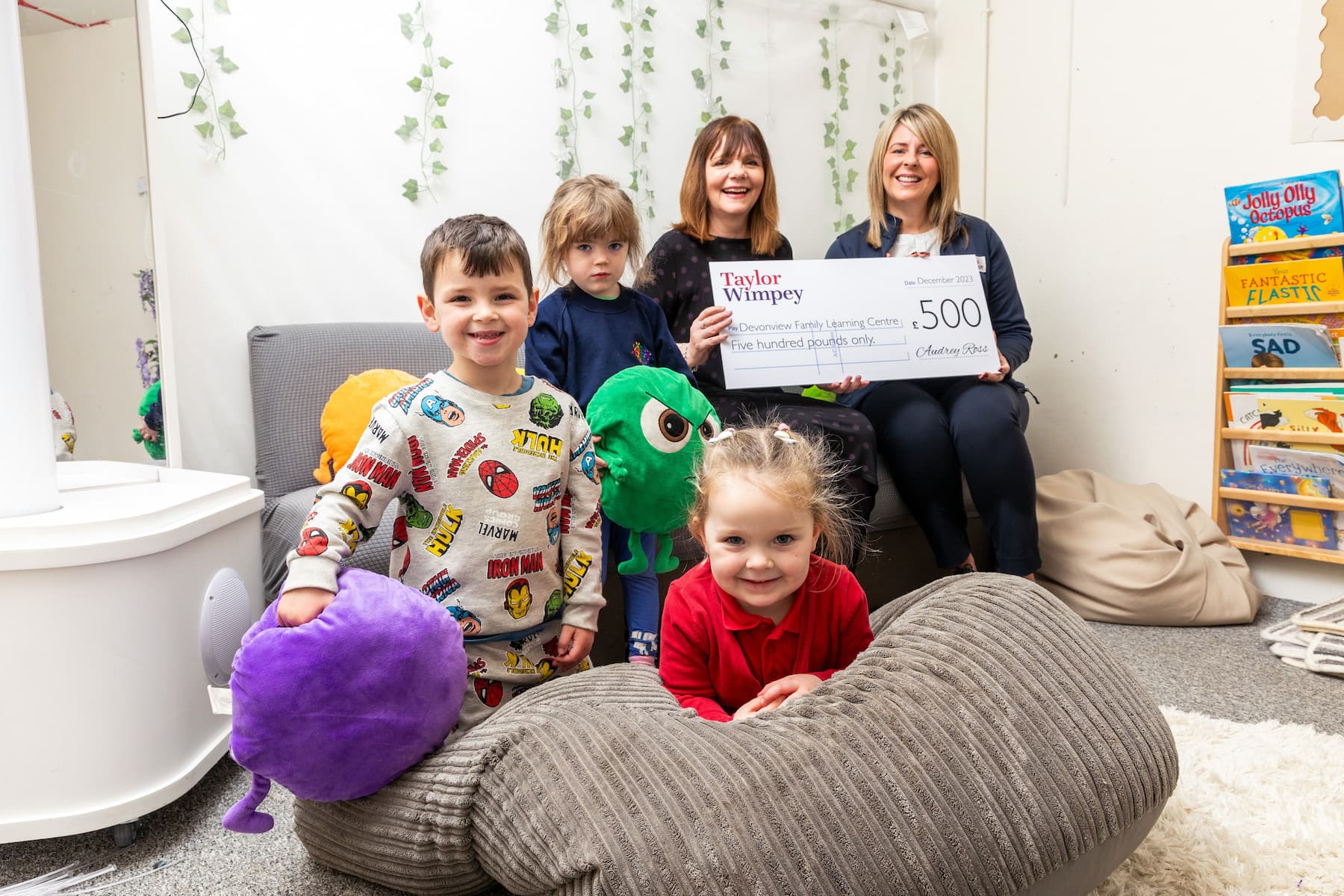 We give Devonview Family Learning Centre a funding boost ‧ Taylor Wimpey