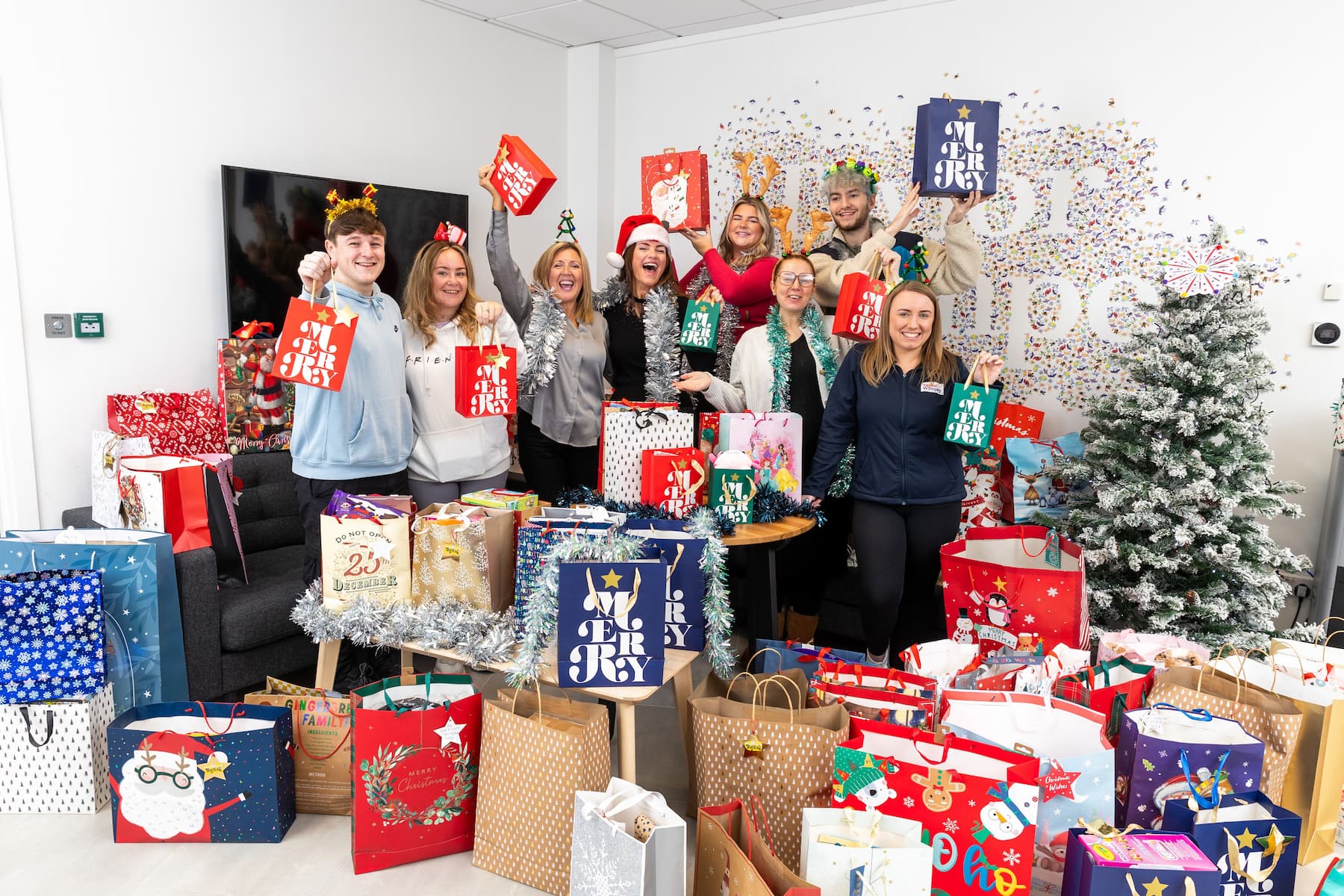 We give a festive boost to The Renfrewshire Toy Bank ‧ Taylor Wimpey