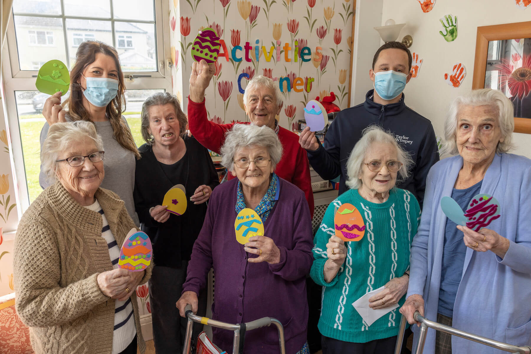 Welsh school children gift Easter cards to care home ‧ Taylor Wimpey