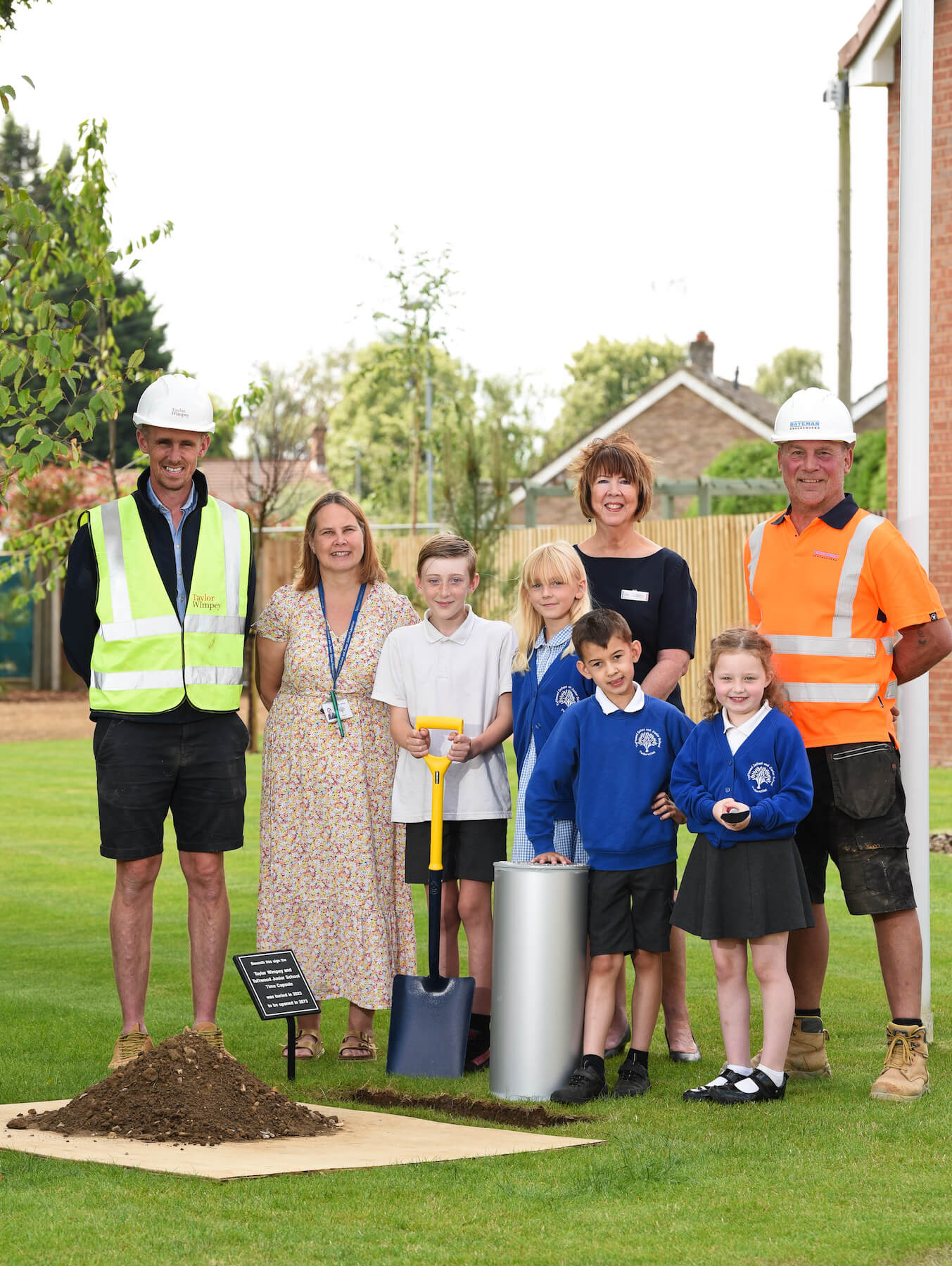 We invite local pupils to bury time capsule at Etling Grove development ...