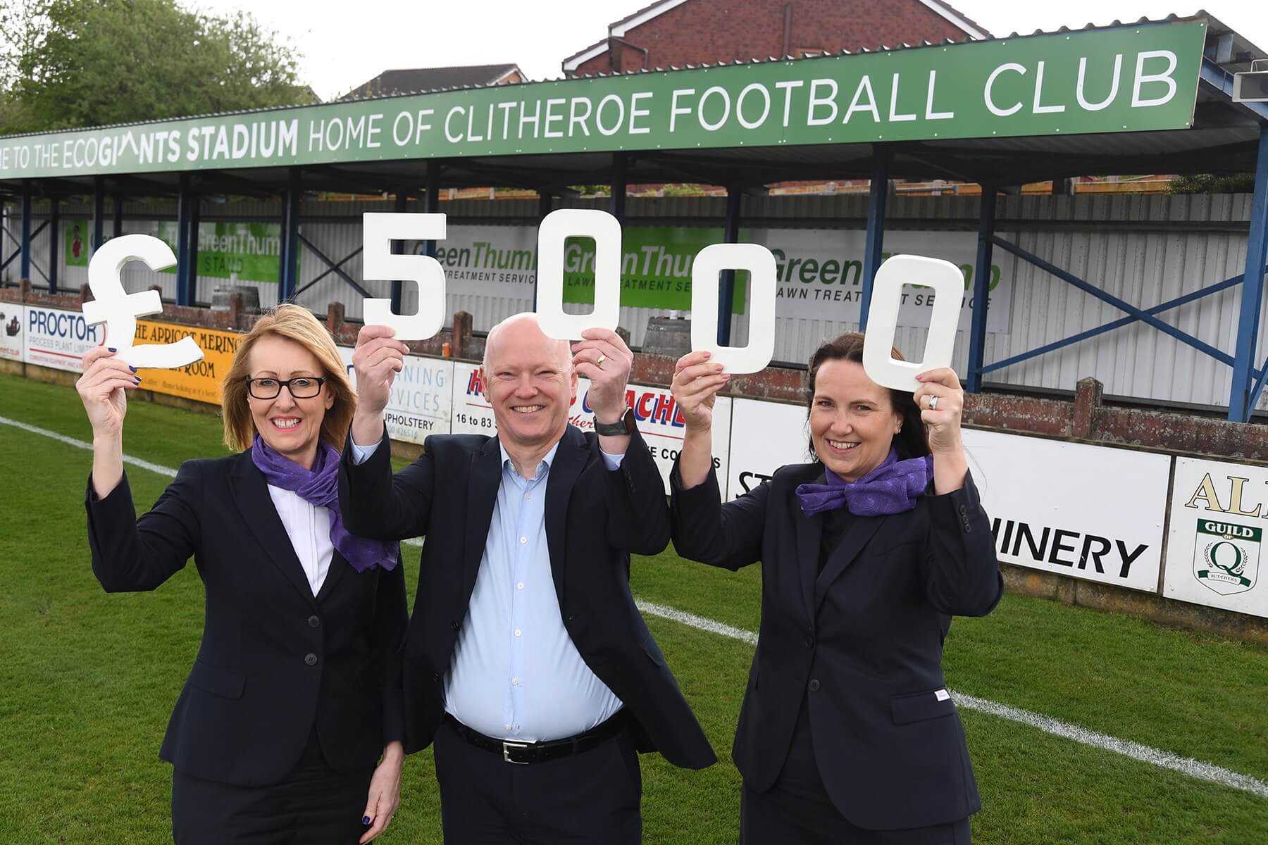 We make donation to Clitheroe Football Club ‧ Taylor Wimpey