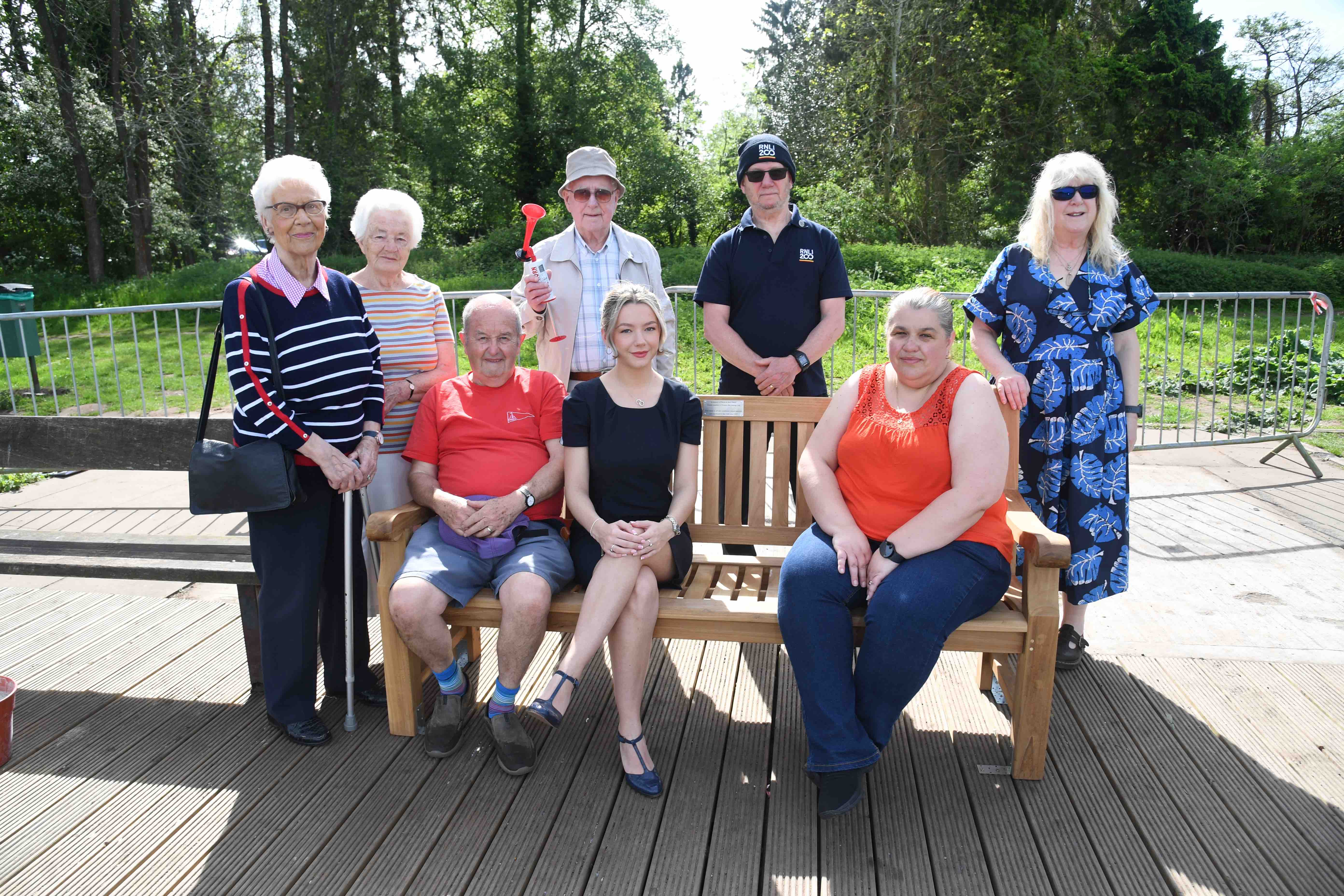 We deliver helping hand to Himley Hall Sailing Club ‧ Taylor Wimpey