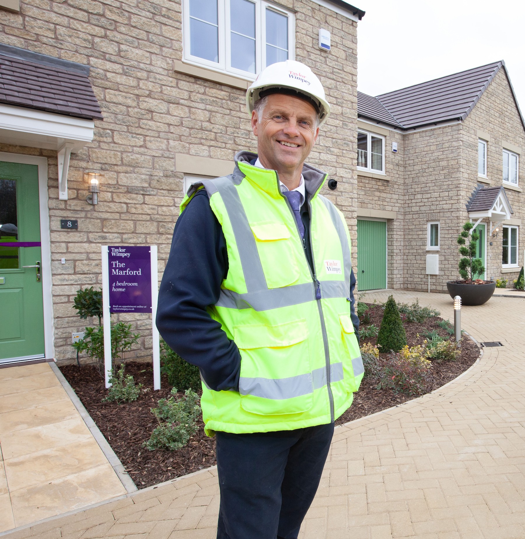 Bampton site manager celebrates industry award win ‧ Taylor Wimpey