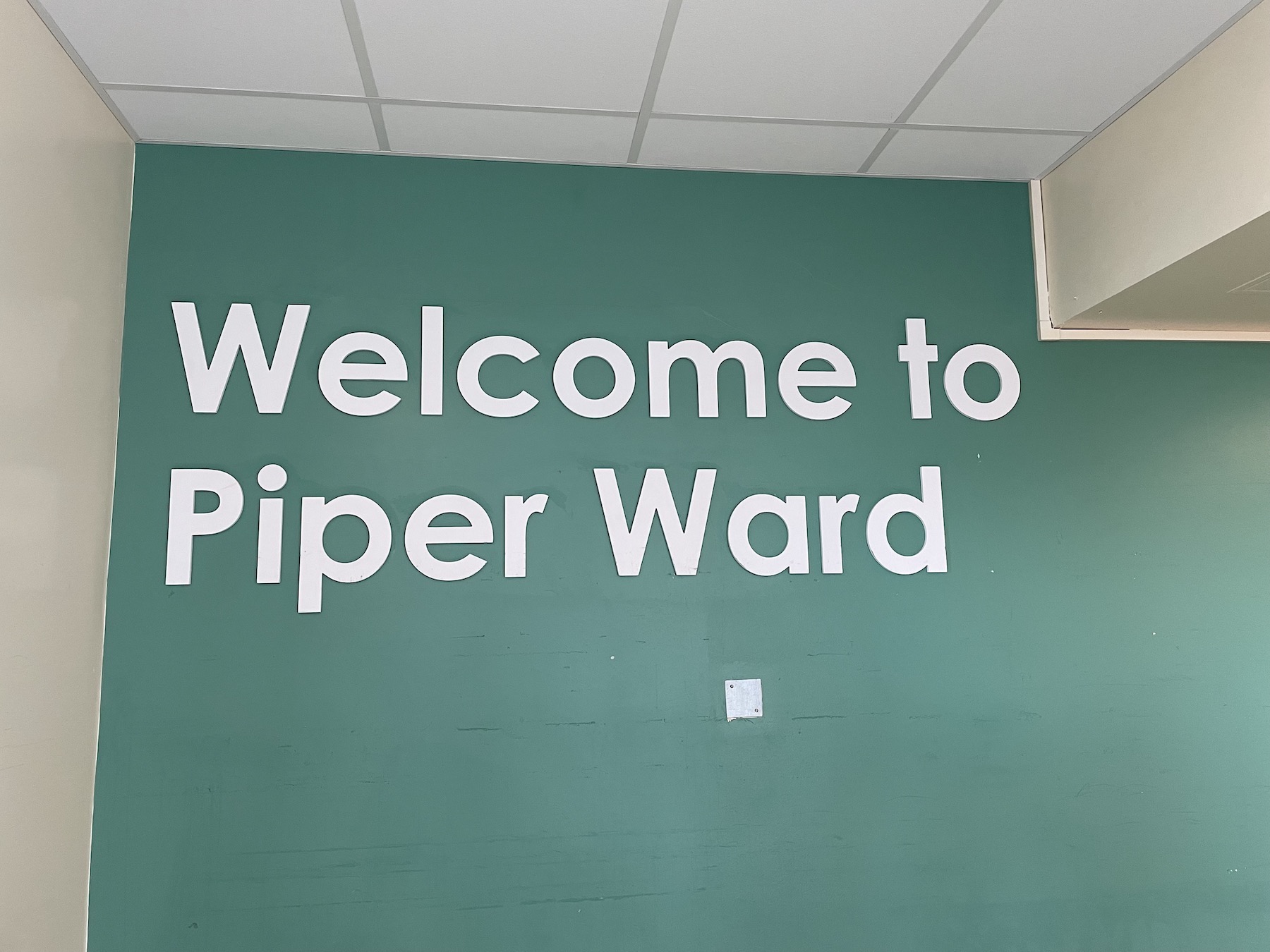 We support Crawley Hospital with a donation ‧ Taylor Wimpey