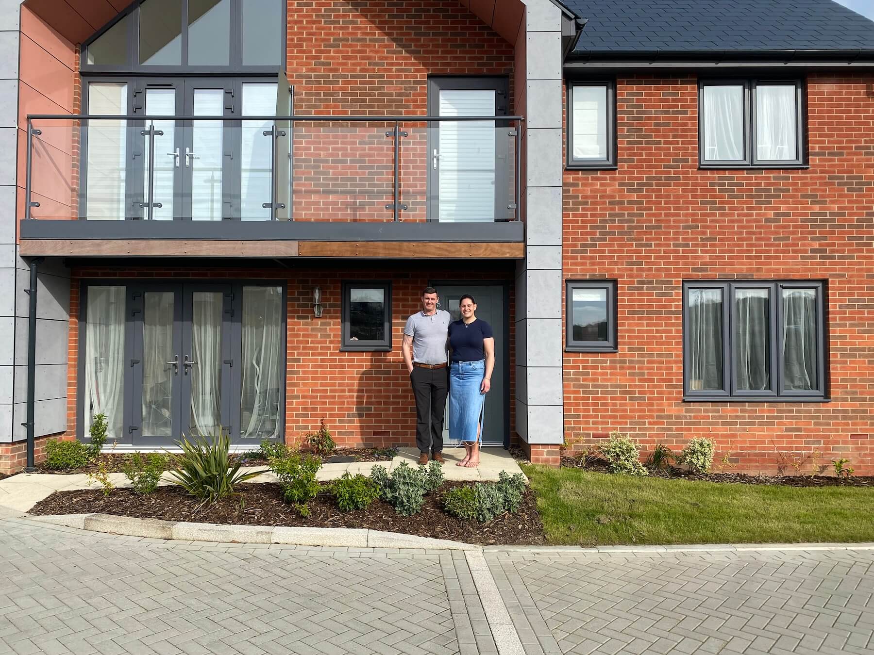Family fall in love with lakeside living at Waterside ‧ Taylor Wimpey